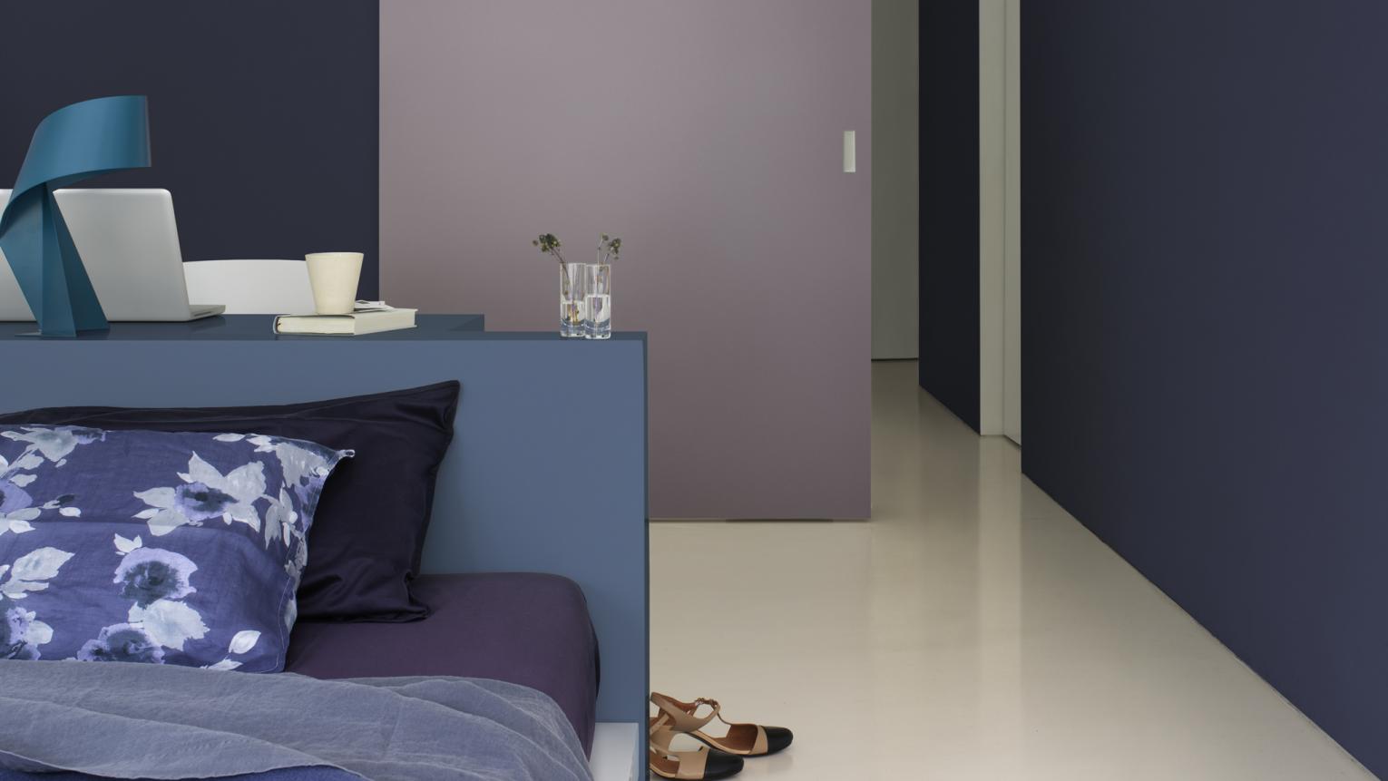 Benamkan diri Anda dalam warna indigo yang intens | Cat Warna Interior ...